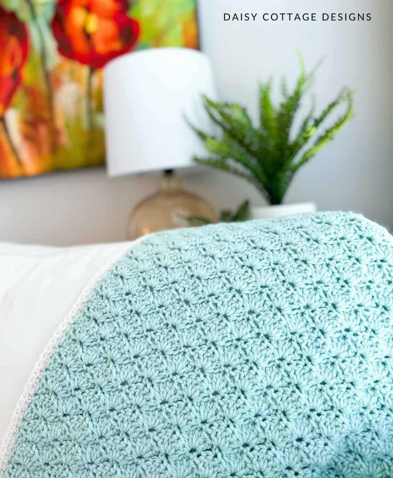 How to Make a Shell Stitch Crochet Blanket - with Video!